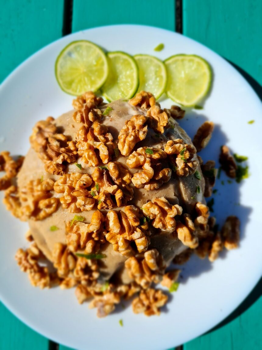 Oat gofio dessert with whole walnuts - Viva La Gaia